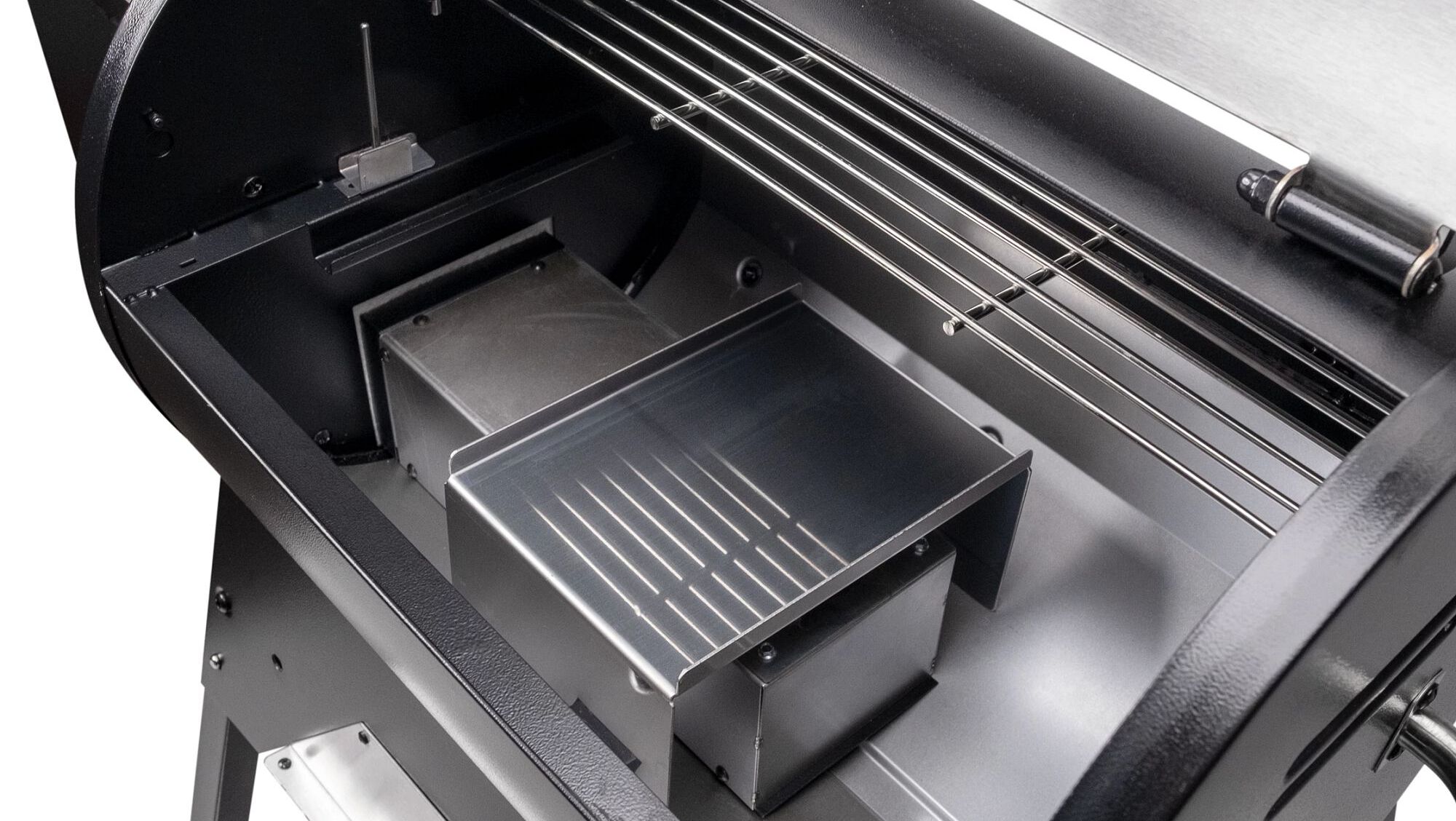 Grilla Chimp Portable Wood Pellet Grill with Alpha Connect | MEAT